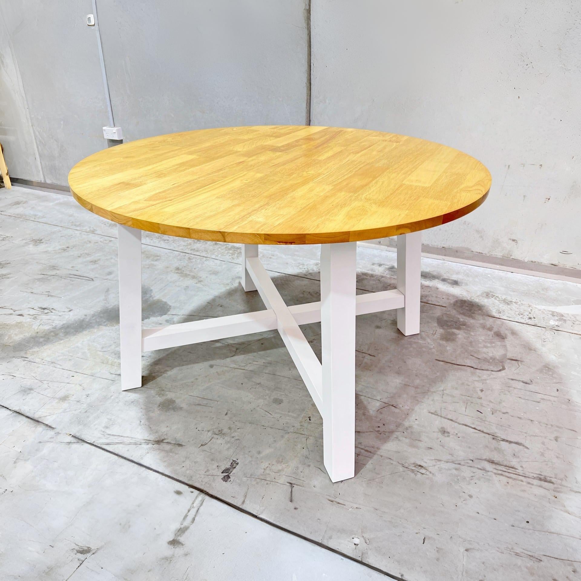 Bali Dining Table Round 120 x 75.5cm - Oak – Treasurebox